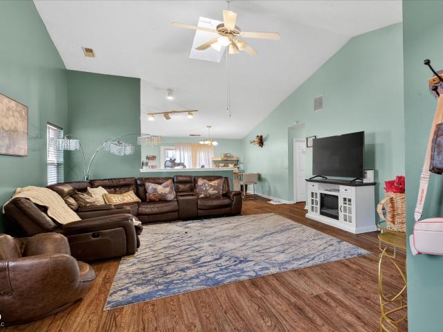 3815 Nuthatcher Drive