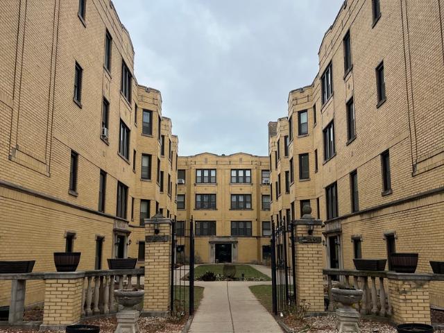 3815 N Greenview Ave, Unit 2E, Chicago, IL 60613 | MLS #12610 | Compass