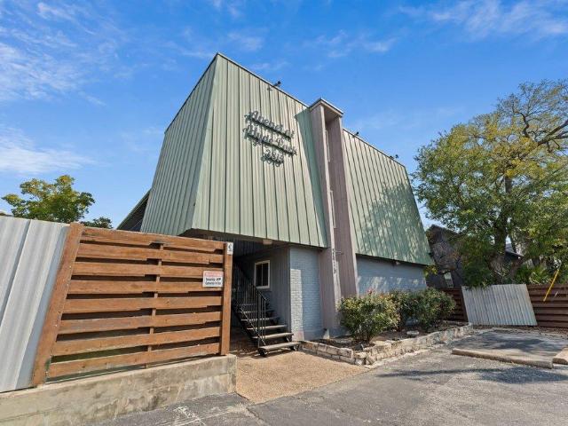 3815 Guadalupe St # 303