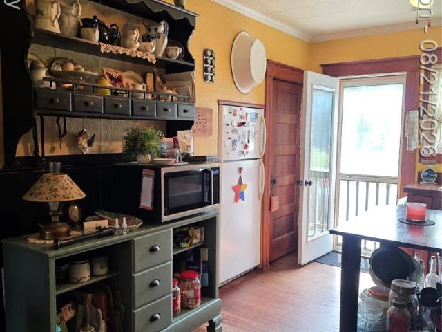 3815 Gosline Road