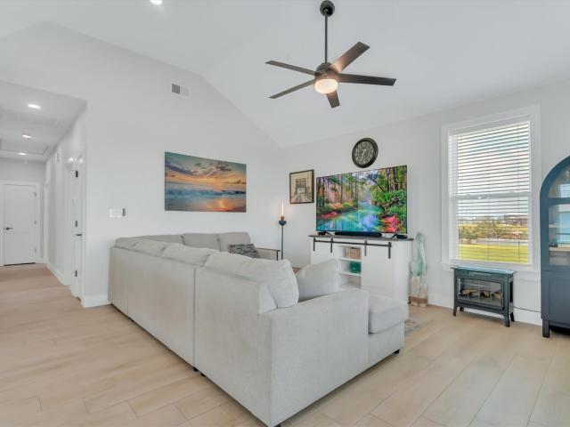 3815 Kiva Road