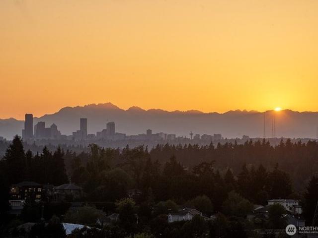 3815 st Ln SE Apt H16, Bellevue, WA 98006