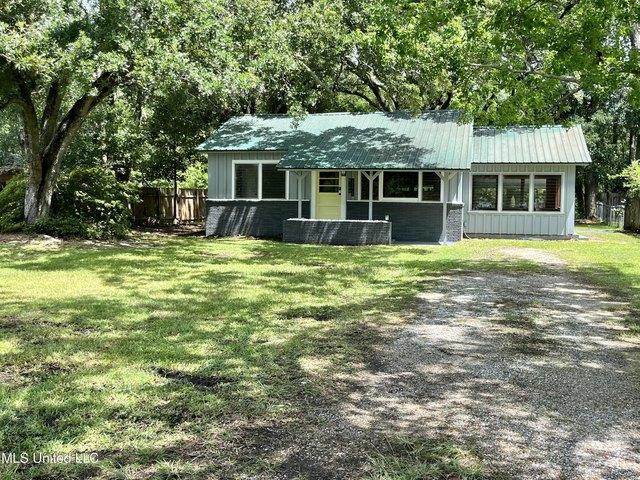 3815 Scovel Ave, Pascagoula, MS 39581