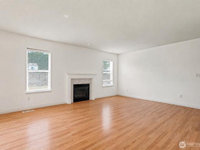 3815 th Street E