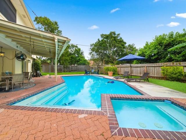 3815 W Valley Dr, Missouri City, TX 77459