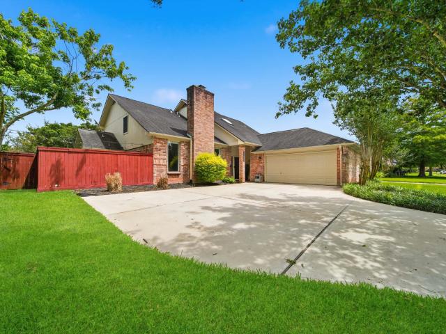 3815 W Valley Drive