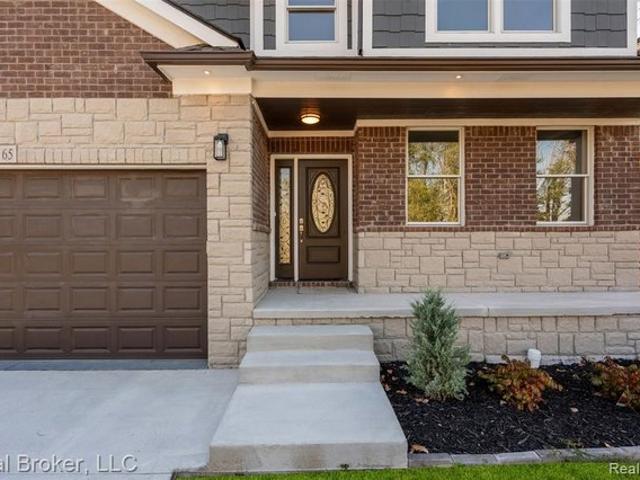 38165 Cherry Ln, Harrison Township, MI 48045