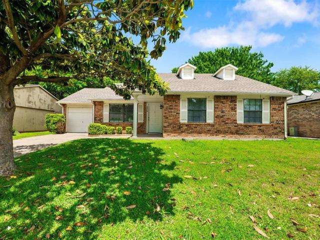 3816 Bee Tree Ln, Fort Worth, TX 76133