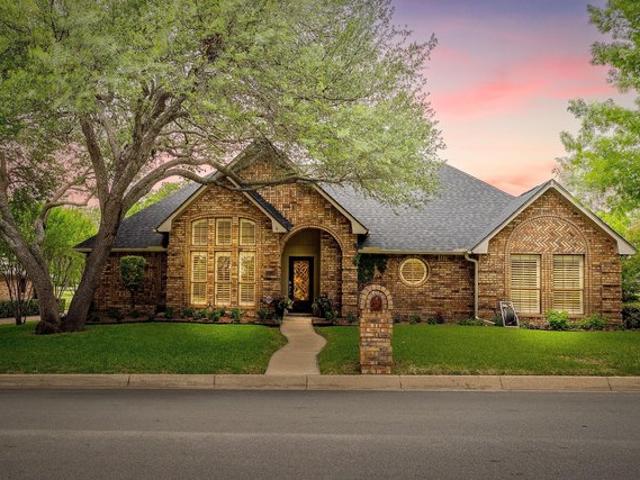 3816 Lost Creek Blvd, Fort Worth, TX 76008