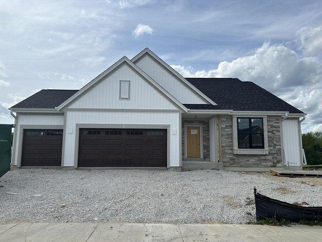 3816 White Oak Way, Waukesha, WI 53188