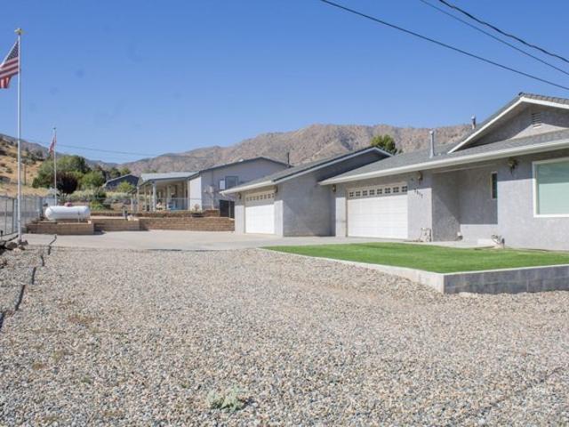3817 Piute Hill Rd, Lake Isabella, CA 93240