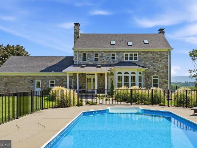 3817 Treasure Hill