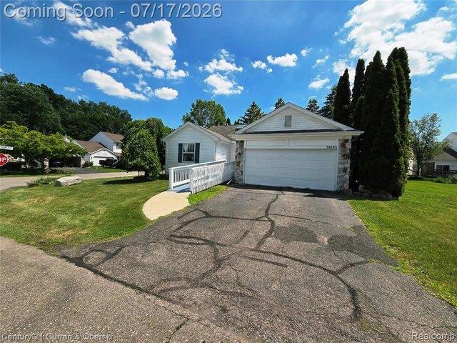 38185 Palmateer Rd, Westland, MI 48186