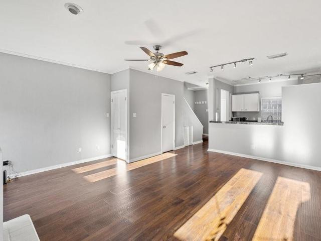 3818 N Hall Street # 125
