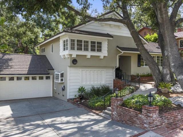 3818 Cedarbend Dr, Glendale, CA 91214