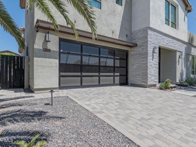 3818 E Lynx Place
