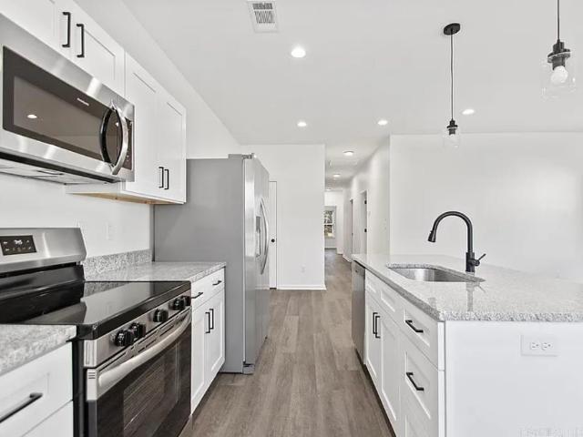 3818 Elam