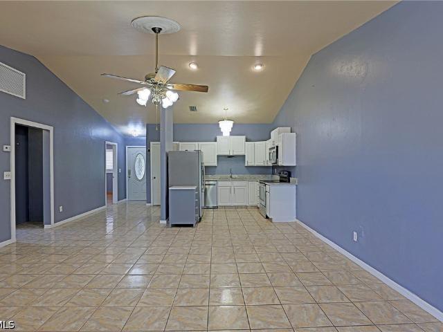 3818 SW 7th Pl, Cape Coral, FL 33914 | MLS #2026019