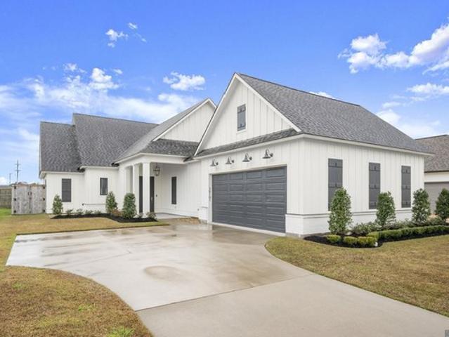 38191 Meadow Rue Dr, Prairieville, LA 70769