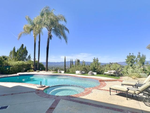 3819 Vista Linda Dr, Encino, CA 91316 | MLS #26674 | Compass