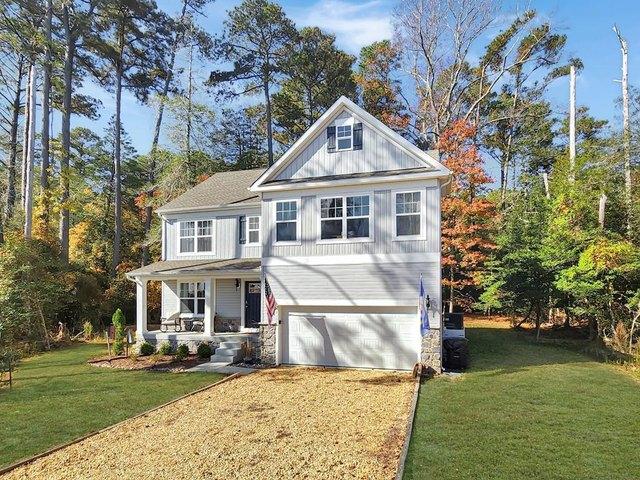 38100 Castaway Dr, Greenbackville, VA 23356