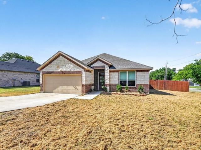 3810 McDougal St, Greenville, TX 75401