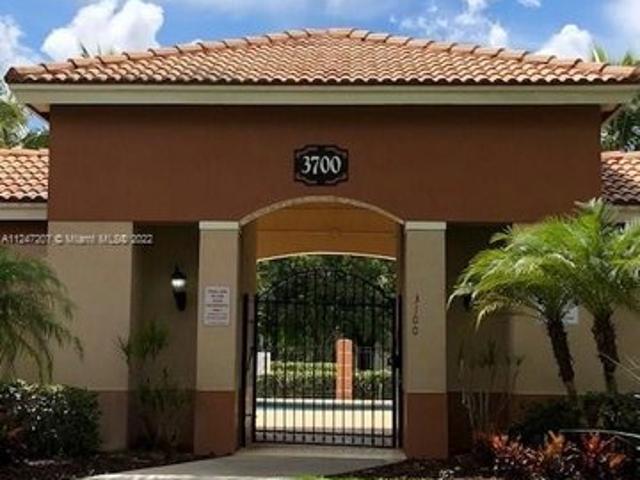 3810 N Jog Rd Apt 105, Royal Palm Beach, FL 33411