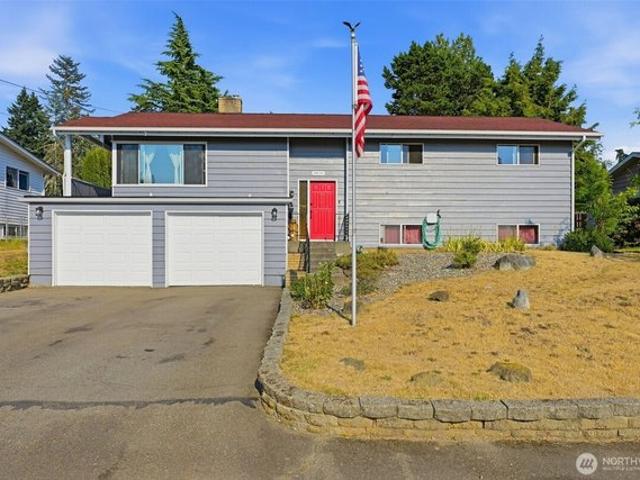 3810 Nome Dr, Bremerton, WA 98310