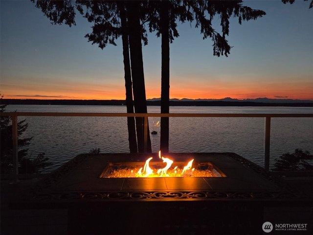 3810 Forest Beach Dr NW, Gig Harbor, WA 98335