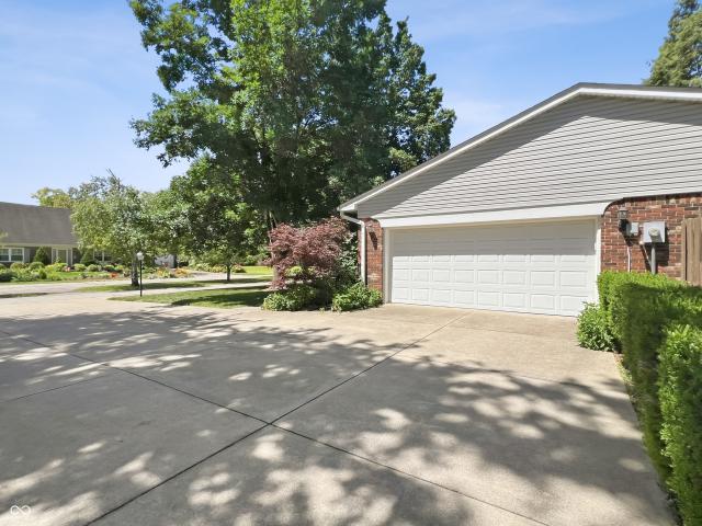 3810 Lakeside Drive