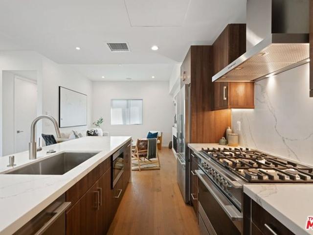3810 S Verona Ct, Los Angeles, CA 90066