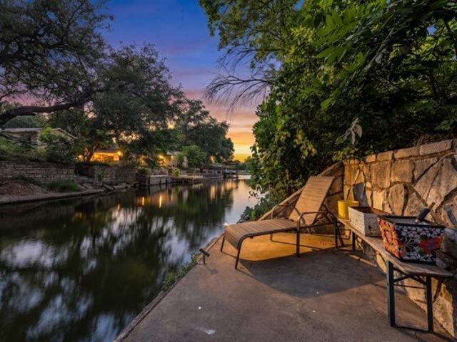3810 Silver Creek Ct, Granbury, TX 76048