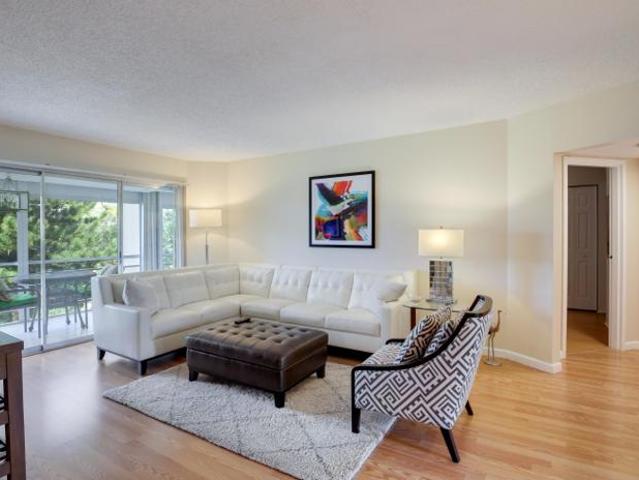3810 Via Poinciana #401, Lake Worth, FL 33467