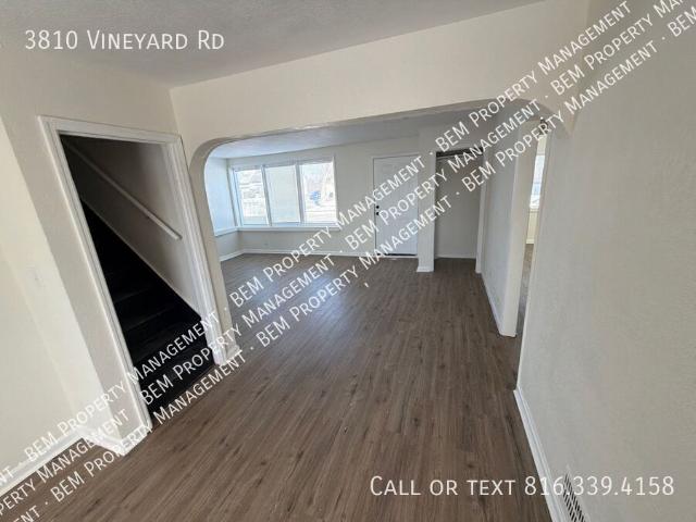 3810 Vineyard Rd, 5 beds, 2 full baths
