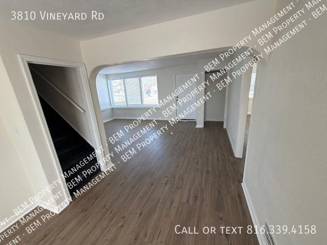 3810 Vineyard Rd, 5 beds, 2 full baths