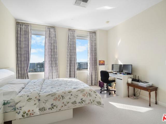 3810 Wilshire Boulevard 712