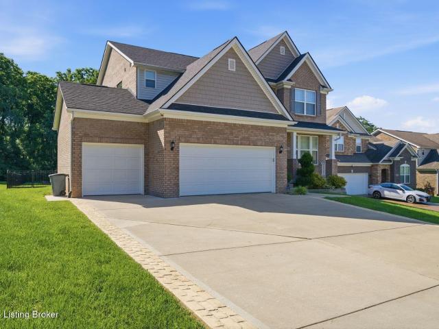 3811 Creekshire Dr
