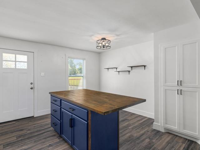3811 Huntsville Rd