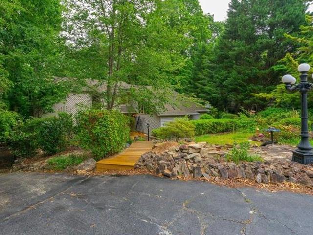 3811 High Green Point, Marietta, GA 30068