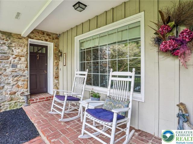 3811 Lilac Road