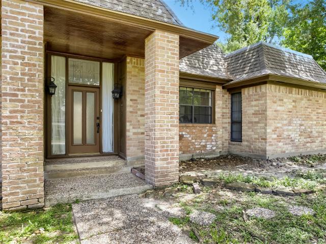 3811 Sunstone Drive