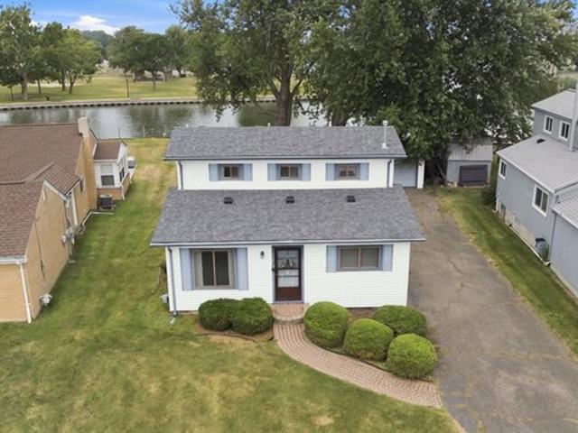 38127 Huron Pointe Dr, Harrison Township, MI 48045