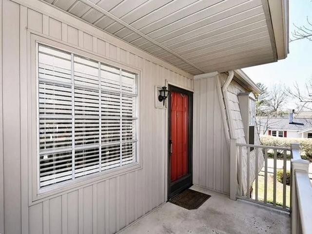 3812 Country Club Rd Apt I, Winston Salem, NC 27104