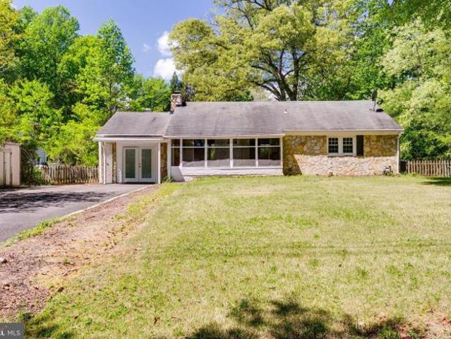 3812 Lake Blvd, Annandale, VA 22003