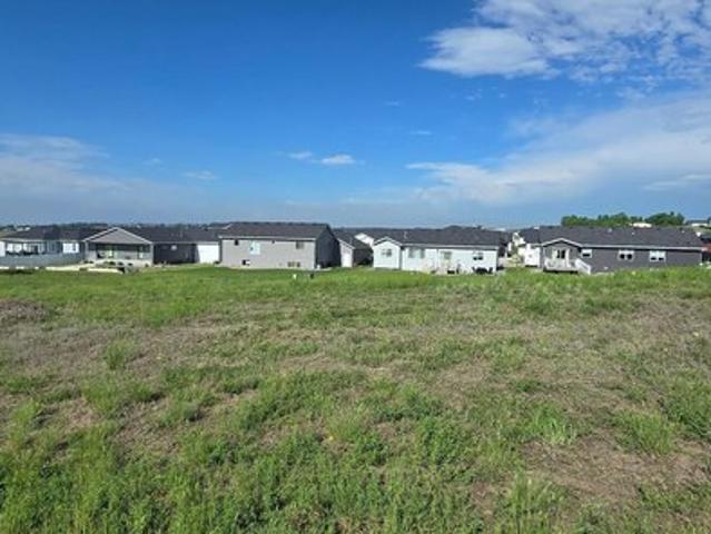 3812 Steel St, Bismarck, ND 58503