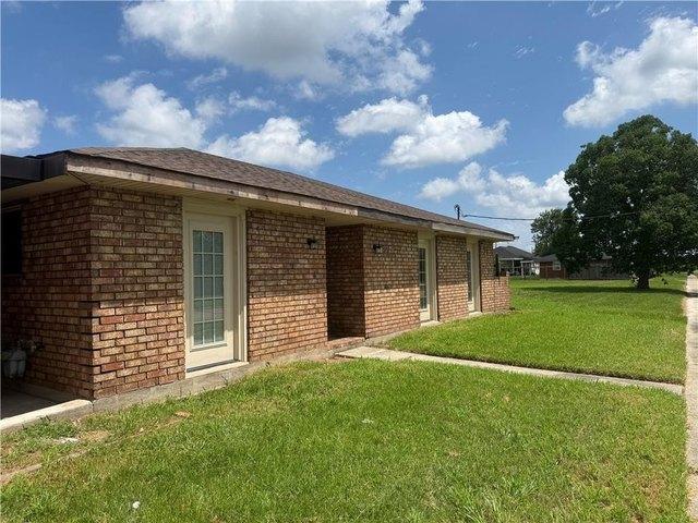 3812 Ventura Dr, Chalmette, LA 70043
