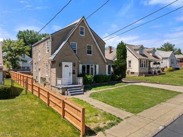 3813 Collins Way
