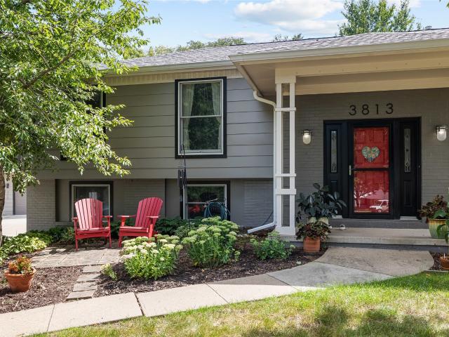 3813 SW 28th Place
