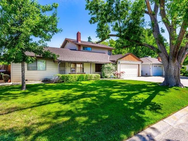 3813 William Way, Sacramento, CA 95821