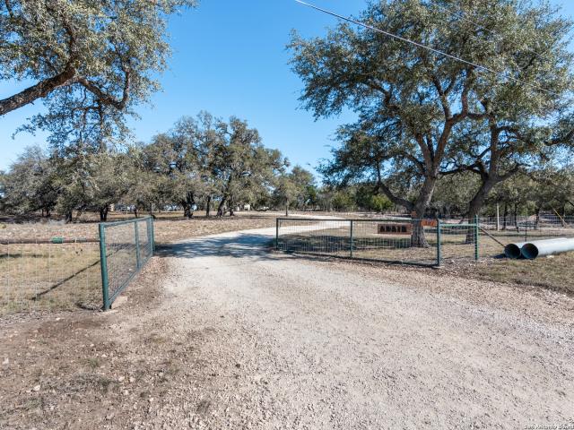 381 Camino Primero, Leakey, TX 78873 | MLS #1843